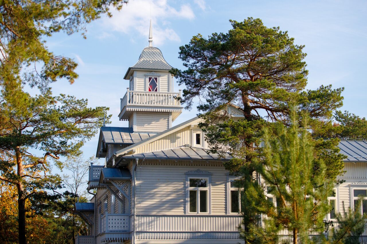 Palaces, fortresses and factories: 10 abandoned spots to visit in ...