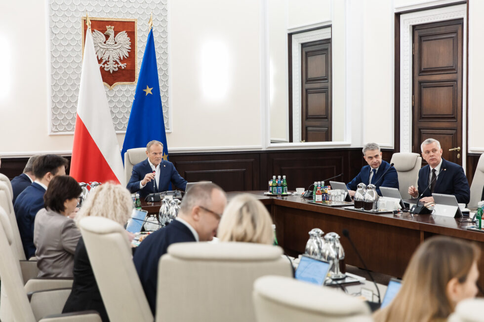 Polish government approves energy price freeze for households and ...