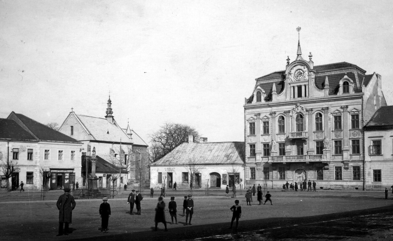 The Polish town 97% destroyed in WWII which then rose from the ashes ...