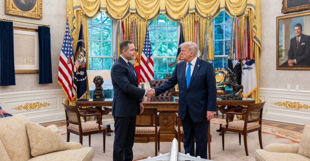 Trump meets Polish opposition presidential candidate at White House ...