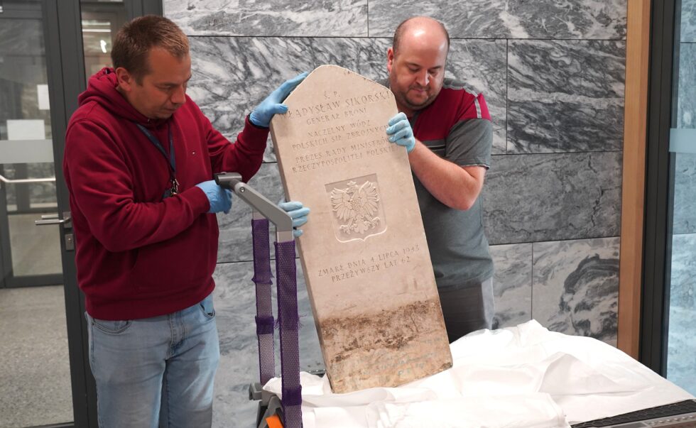 Tombstone of Polish WWII exiled leader Władysław Sikorski transferred ...