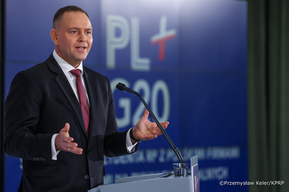 President signs Polish government’s budget into law despite concerns ...